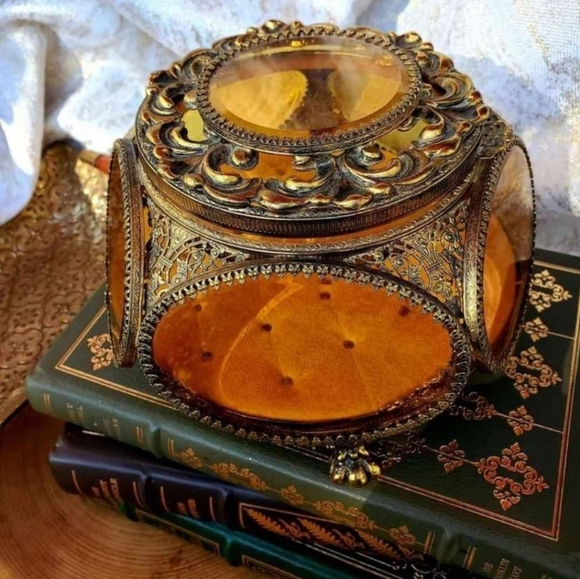 Guildcrest | Accents | Vintage Guildcrest 24kt Goldplated Ormolu Amber ...
